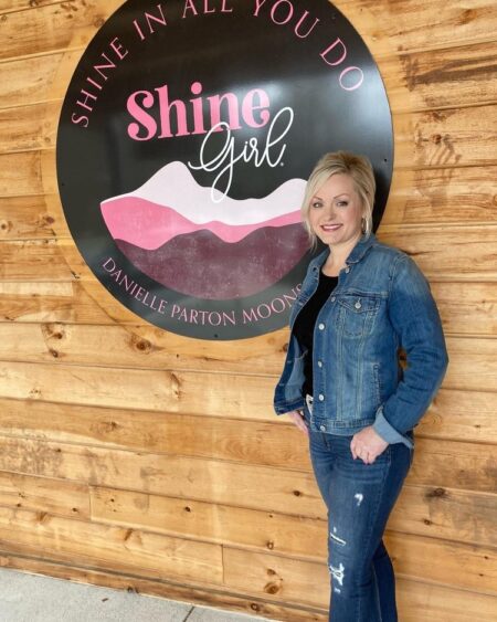 Danielle Parton: Bio, Wiki, Age, Height, Weight, Family, Husband ...