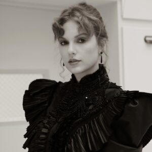 Taylor Swift: Age, Wiki, Bio, Height, Weight, Parents, Husband ...