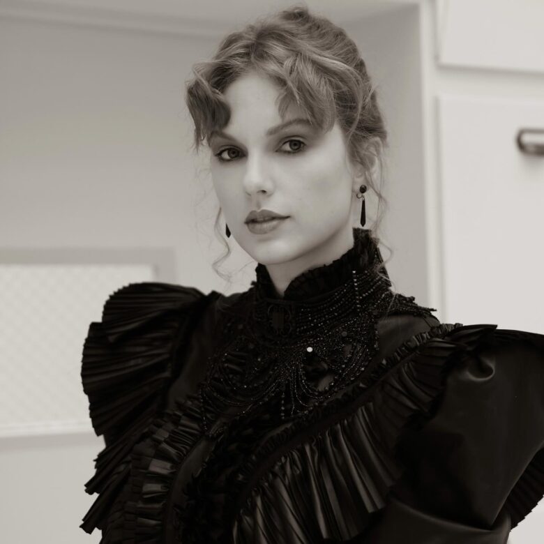 Taylor Swift: Age, Wiki, Bio, Height, Weight, Parents, Husband ...