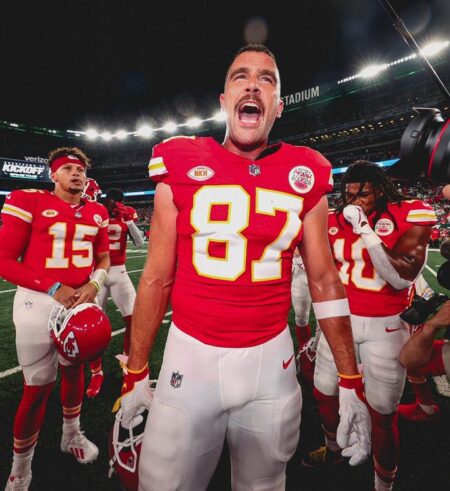 Travis Kelce: Age, Wiki, Bio, Height, Weight, Parents, Wife, Girlfriend ...